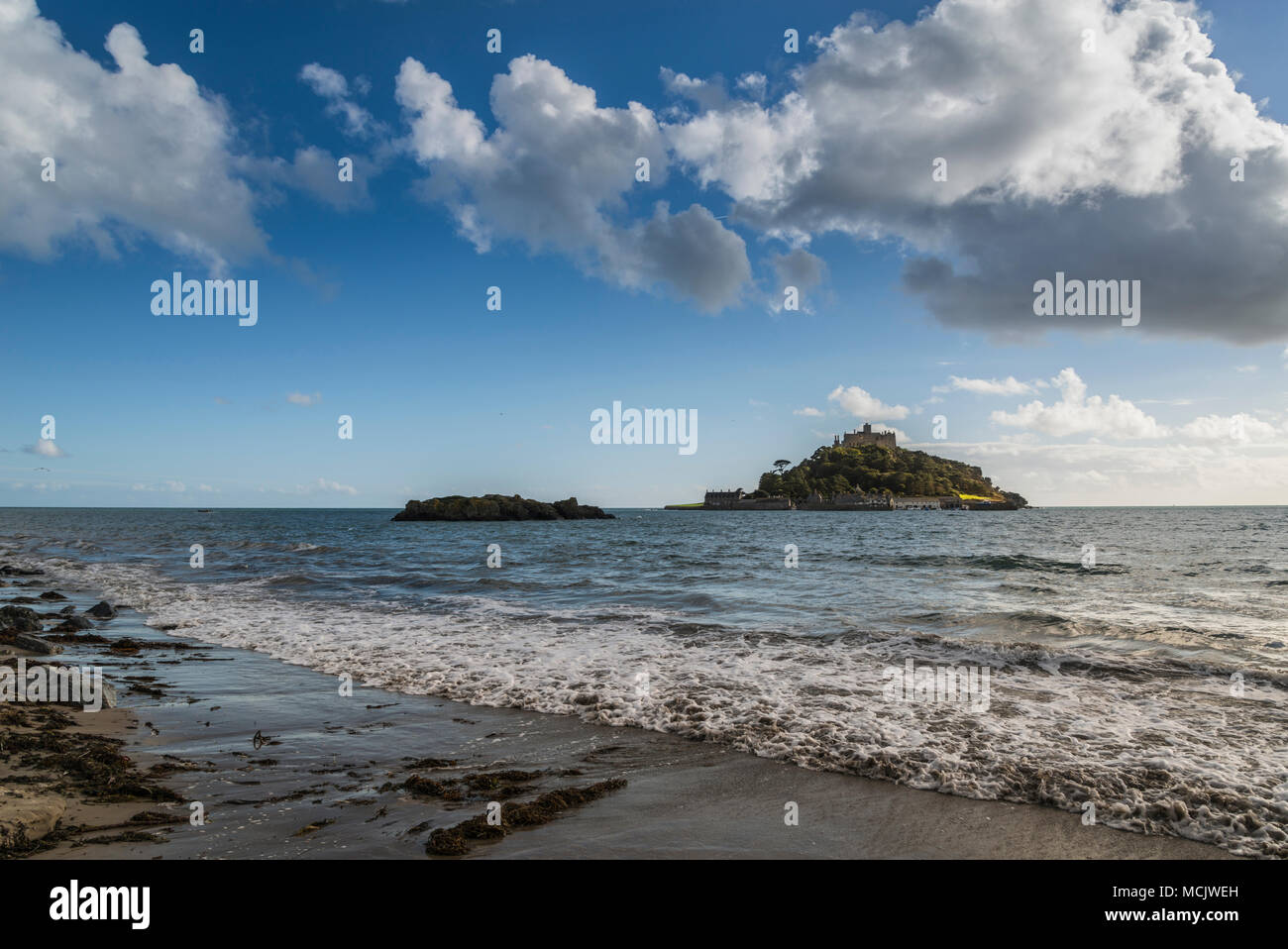 St Michael's Mount from Marazion Beach Stock Photo - Alamy