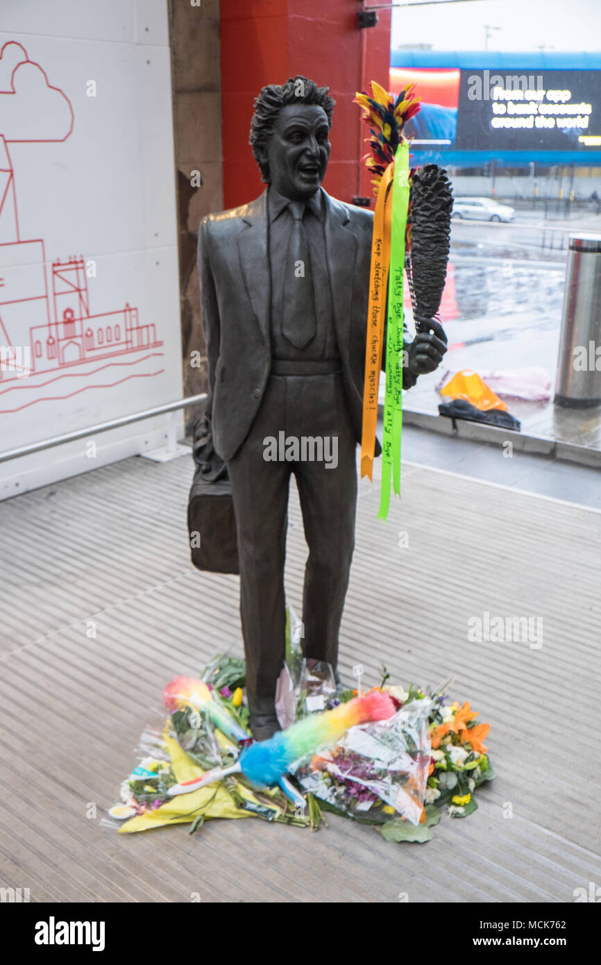 Ken,Dodd,Ken Dodd,statue,sculpture,diddymen,comedian,institution ...