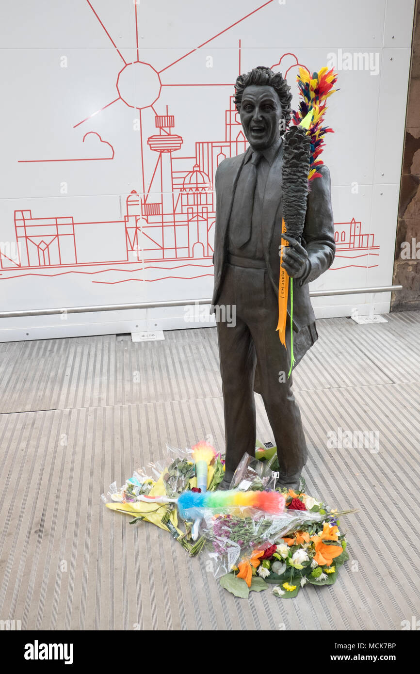 Ken,Dodd,Ken Dodd,statue,sculpture,diddymen,comedian,institution ...