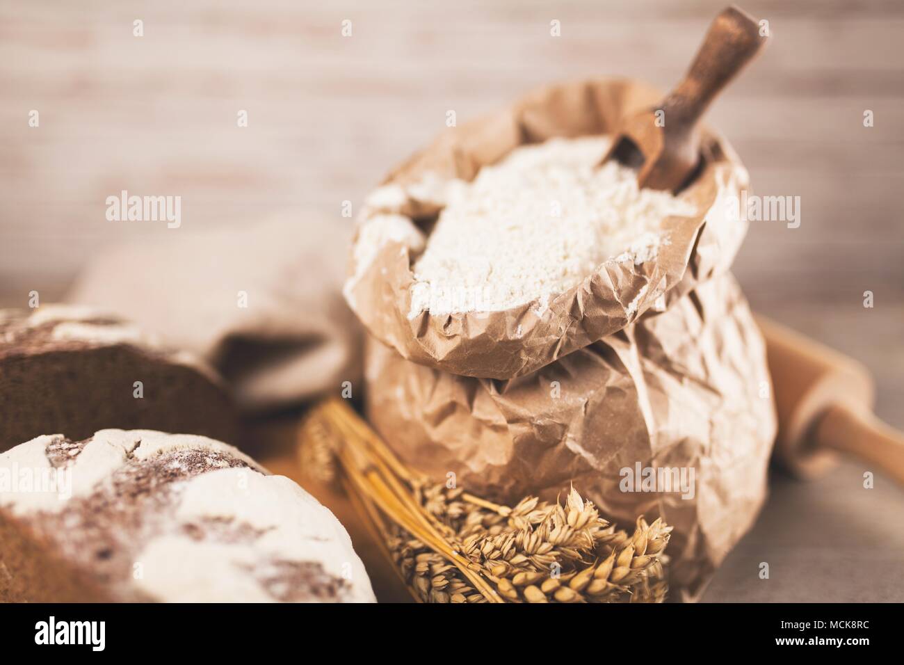 Bag of flour Stock Photo - Alamy