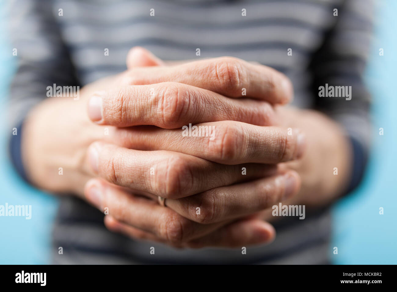 Adult human male hand hi-res stock photography and images - Alamy