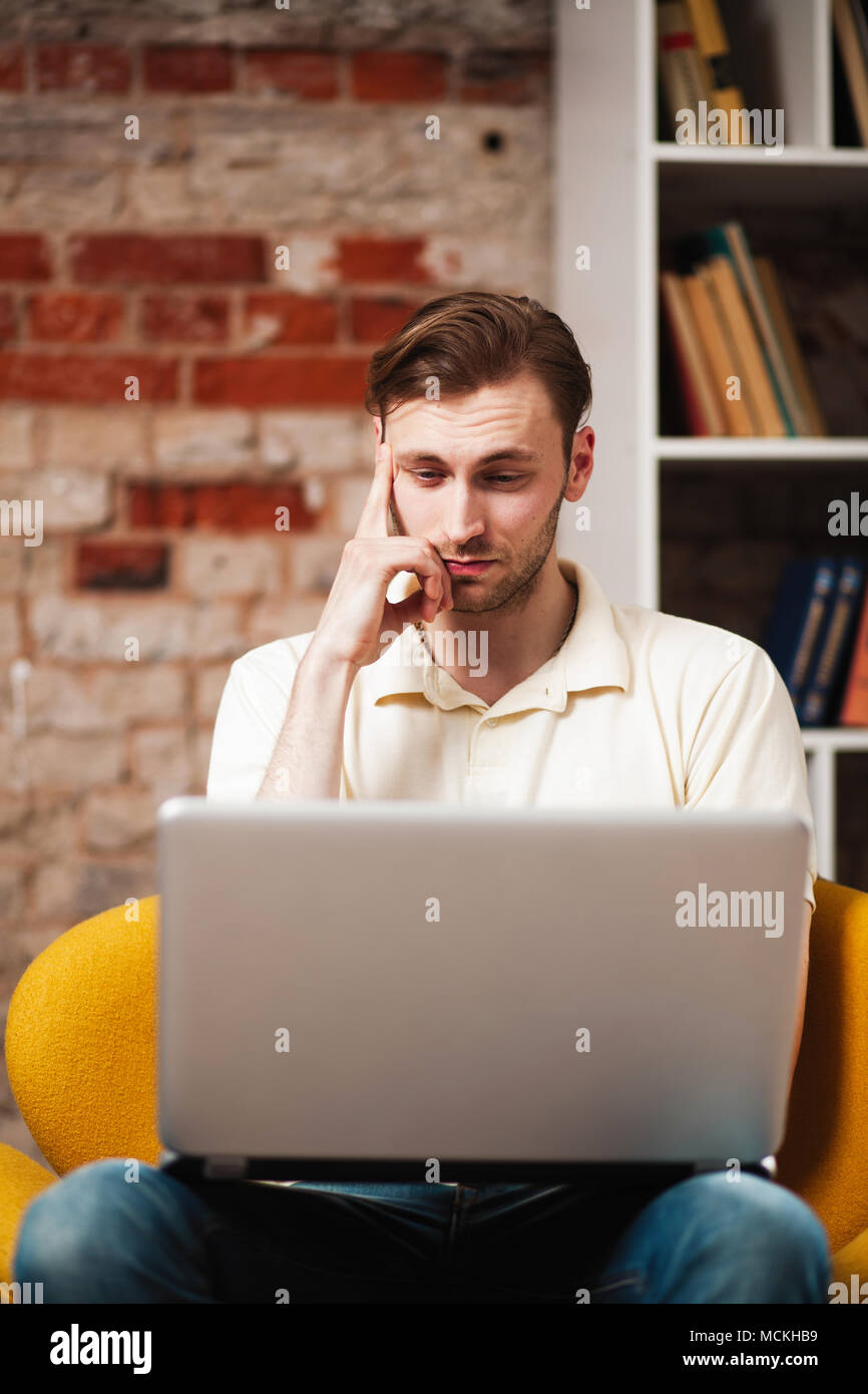 Office computer young man hi-res stock photography and images - Alamy