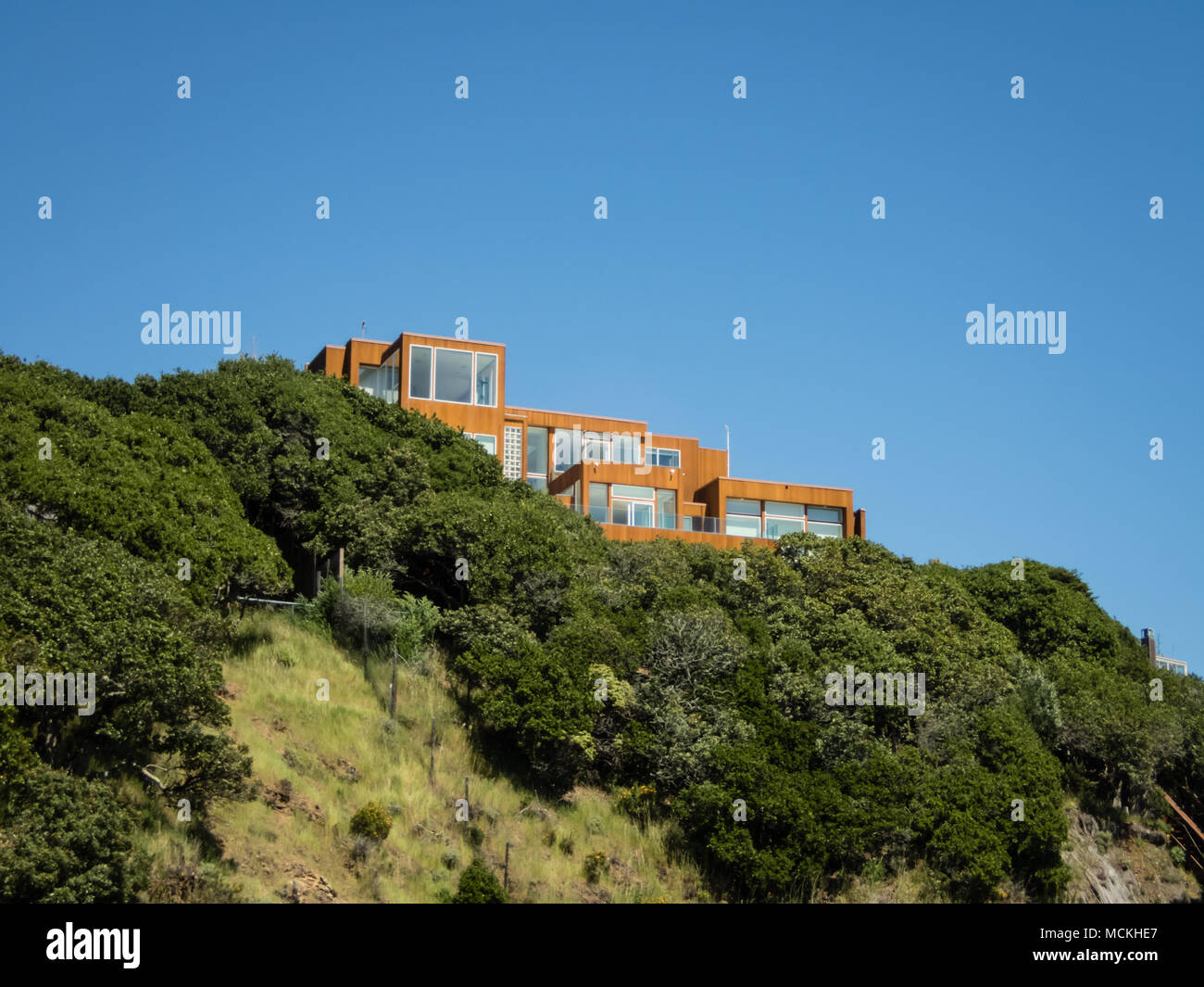 Buildings on a cliff edge hi-res stock photography and images - Alamy