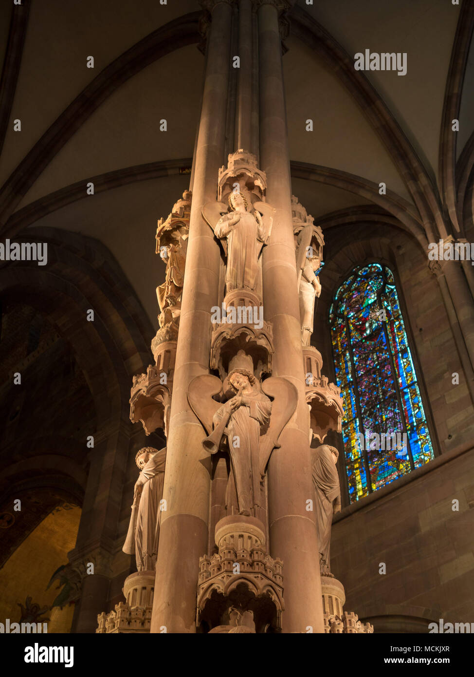 The Pilar of Angels, Strasbourg Cathedral Stock Photo - Alamy
