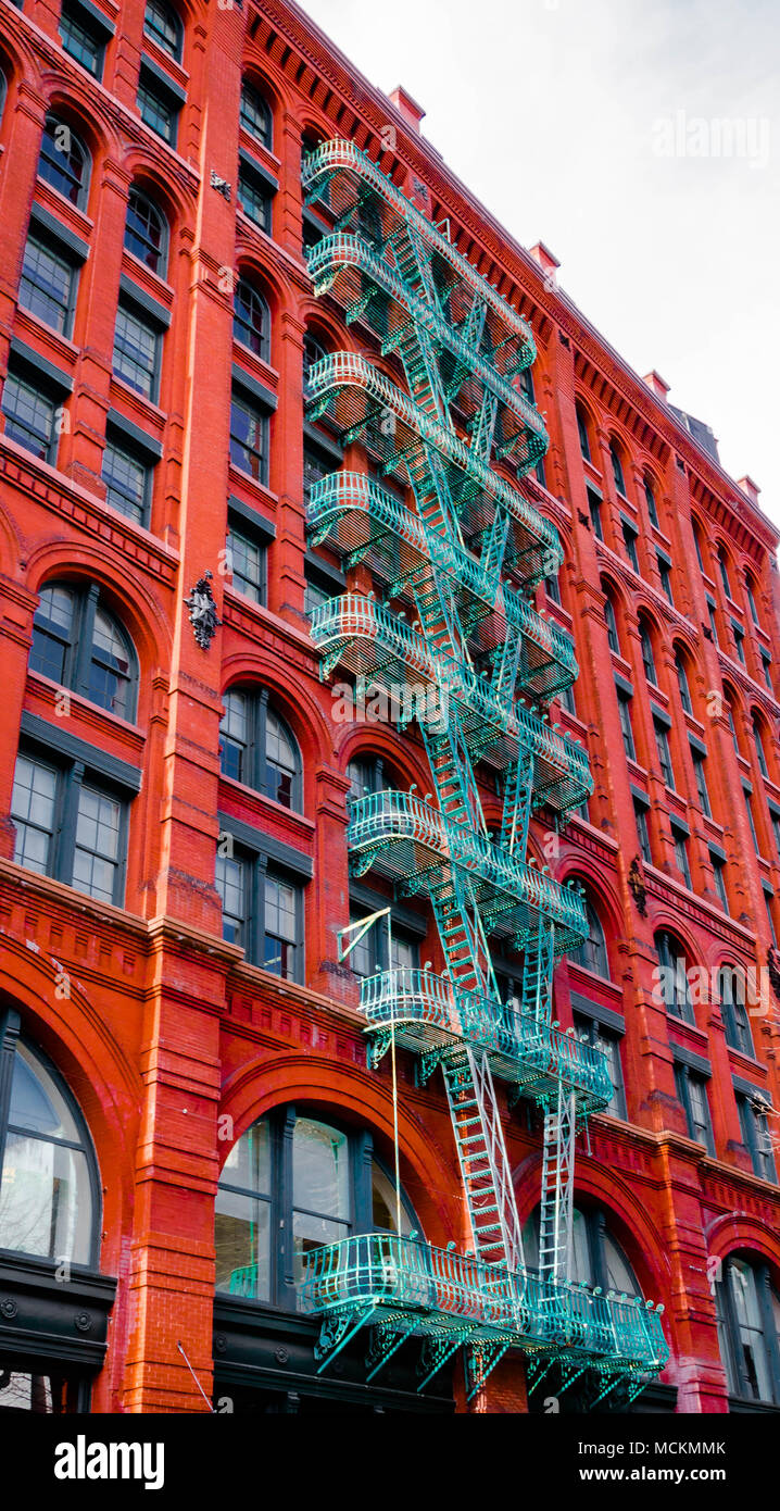 Red Building in Manhattan Stock Photo - Alamy