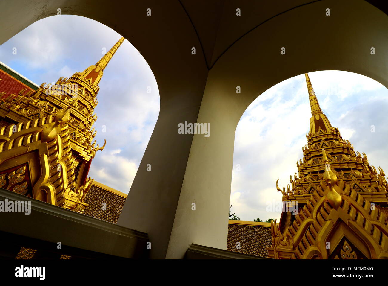 Two golden buddhist temple spires hi-res stock photography and images ...