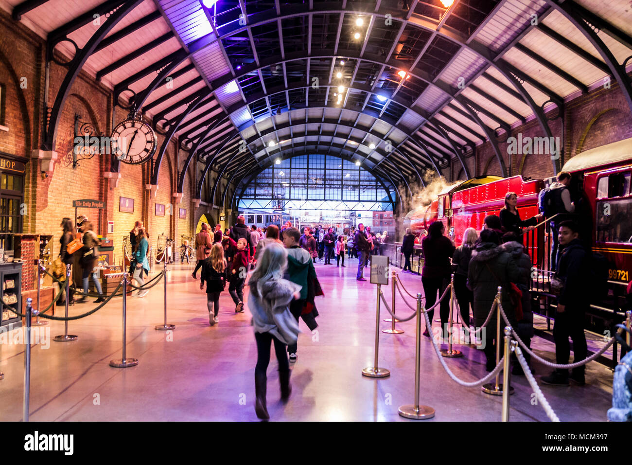 Hogwarts Express, Station Platform, Harry Potter Studios, the Making of ...