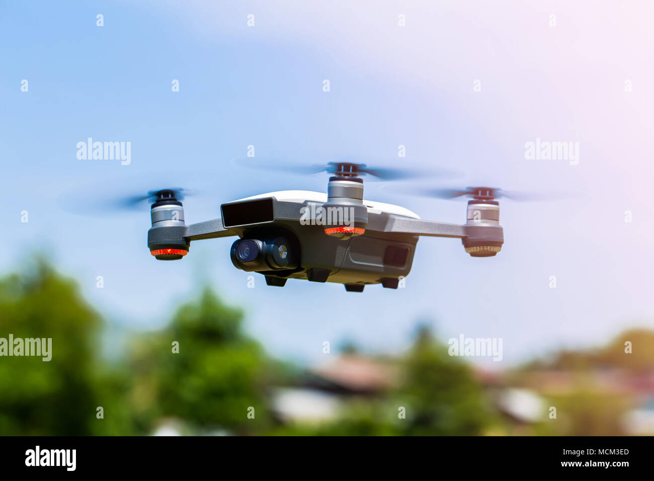 Small drones hi-res stock photography and images - Alamy