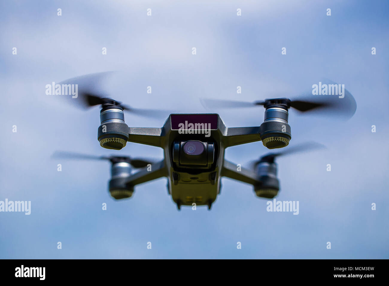 Small drones hi-res stock photography and images - Alamy