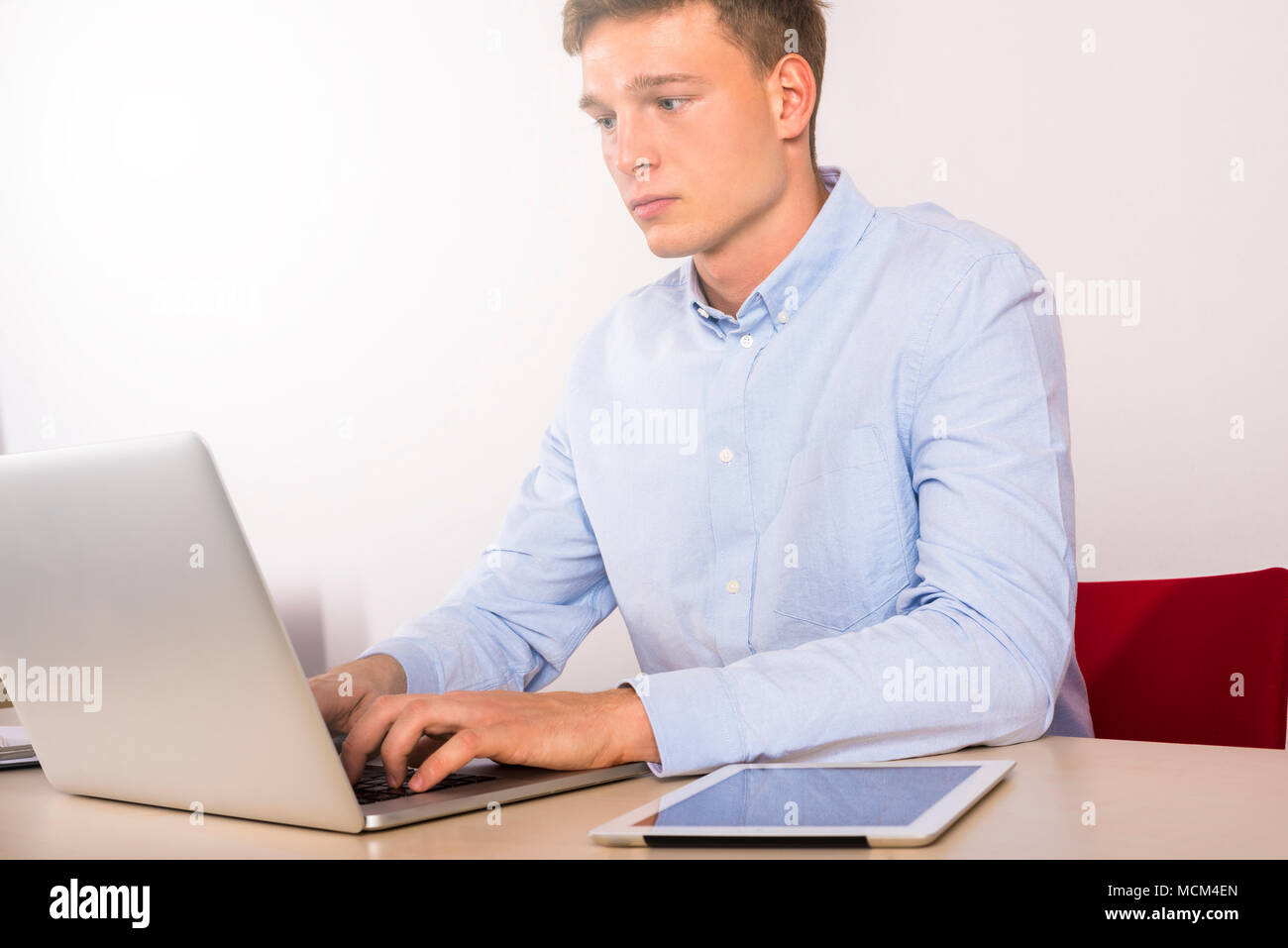Office worker using computer hi-res stock photography and images - Alamy