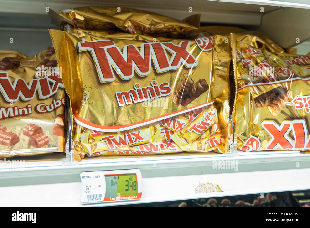 Electronic tag hi-res stock photography and images - Alamy