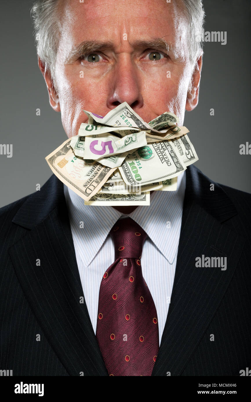 Man wearing a suit hi-res stock photography and images - Alamy