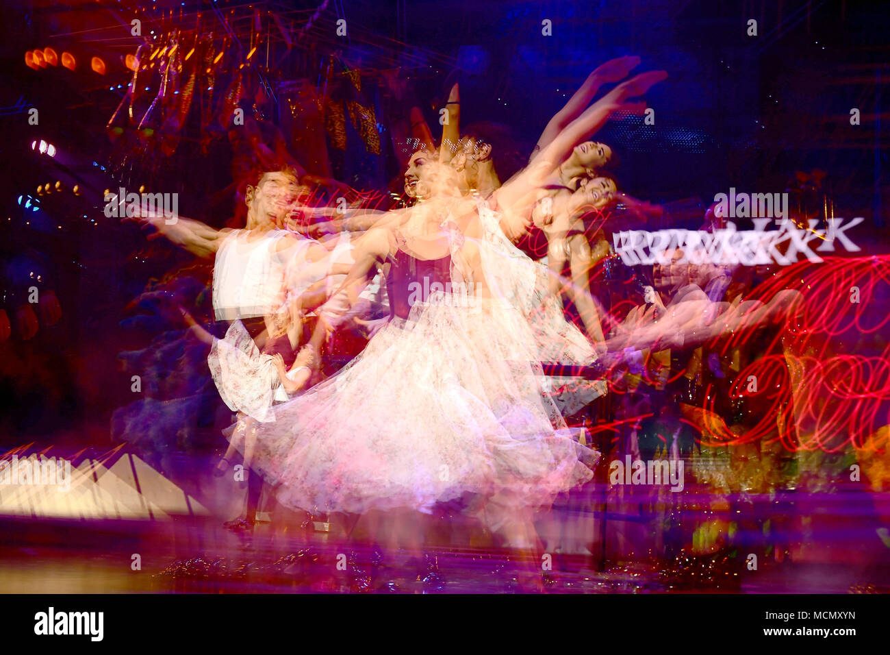 Zizi Strallen and Jonny Labey during a photocall for Baz LuhrmannÕs ...