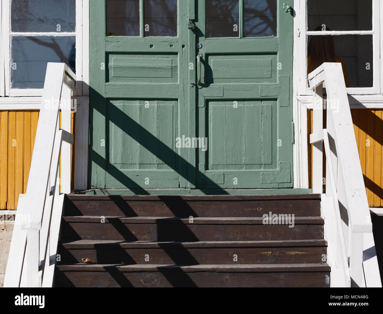 Wood porch stairs hi-res stock photography and images - Alamy