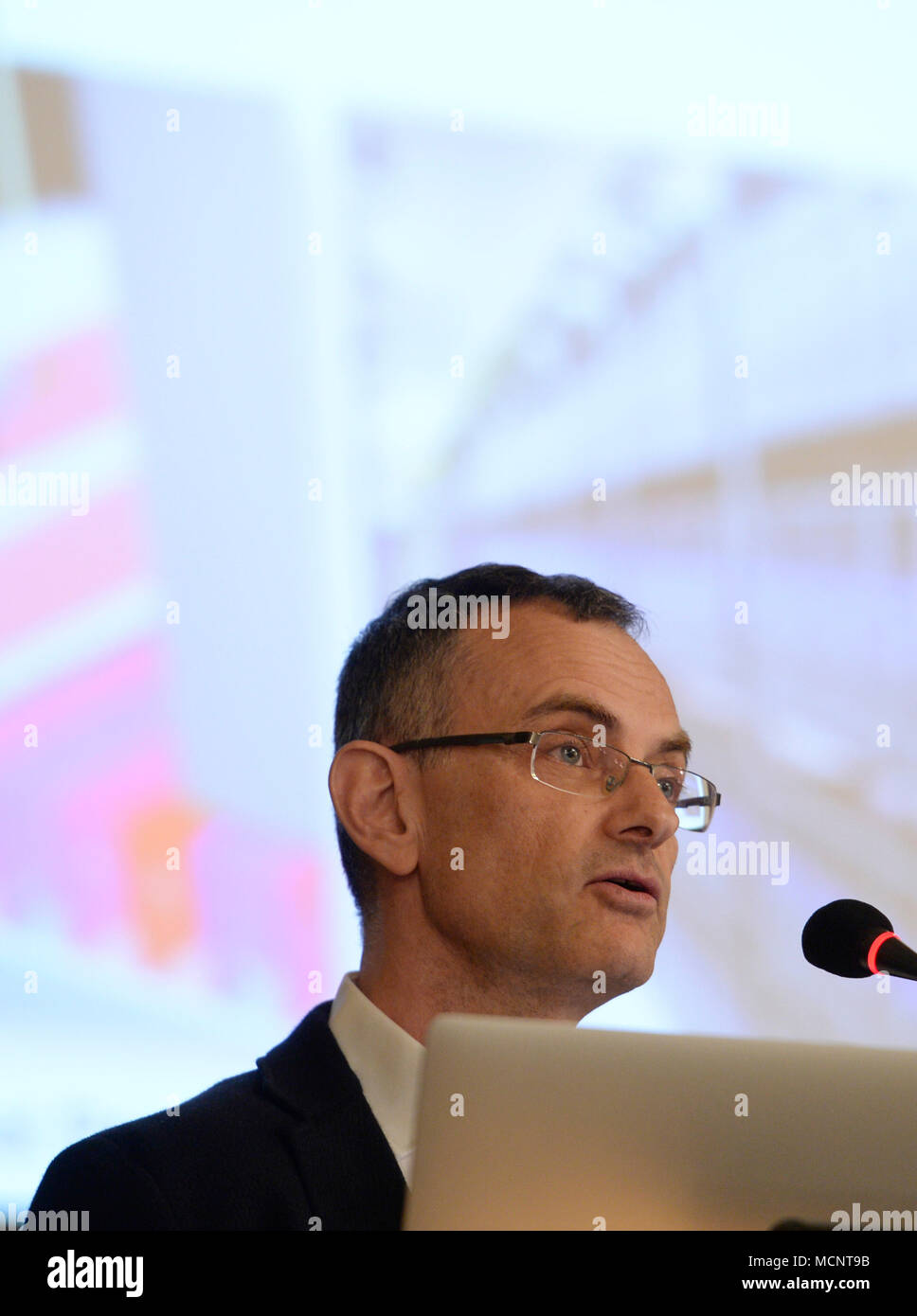 Antiferromagnetism hi-res stock photography and images - Alamy