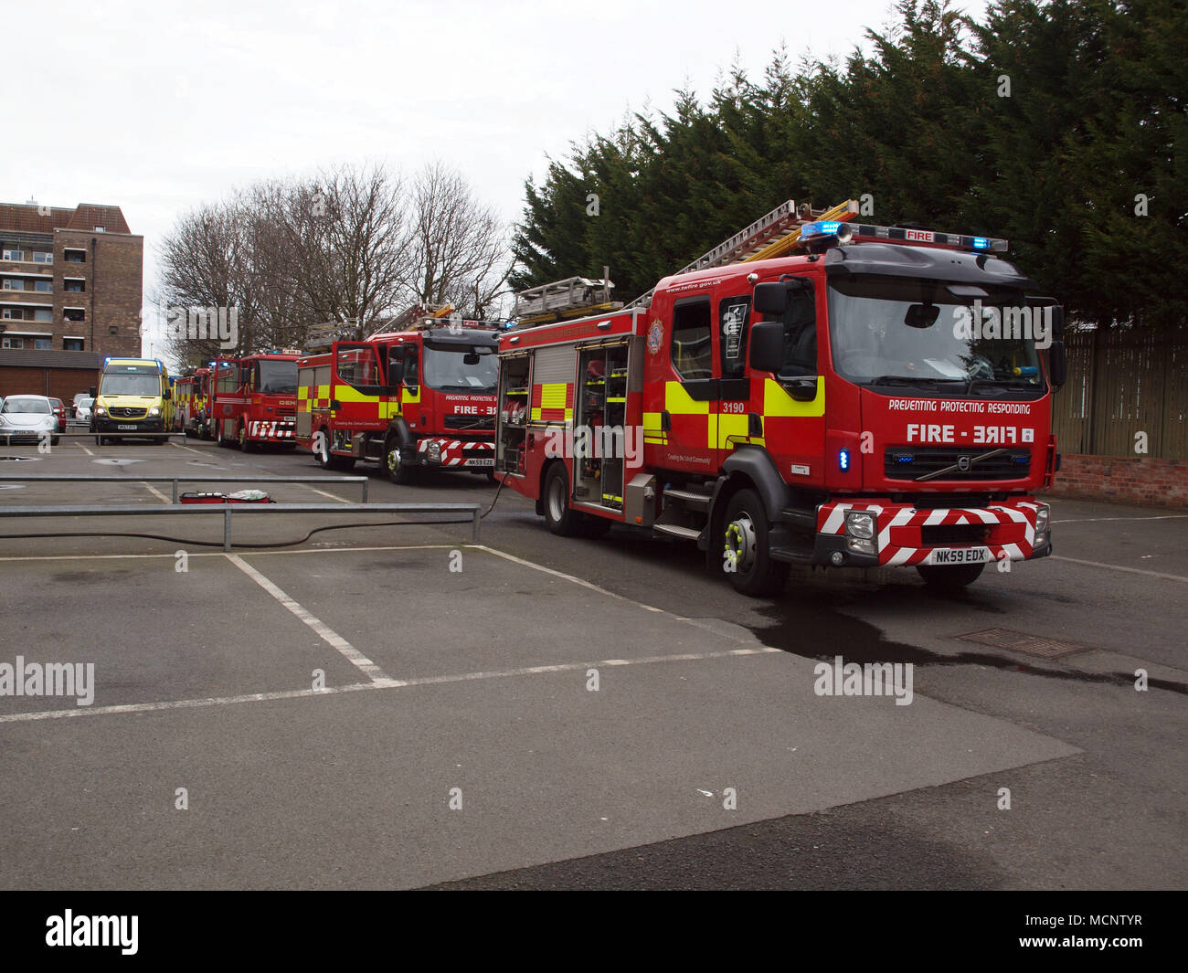 Aircraft recovery and firefighting hi-res stock photography and images ...