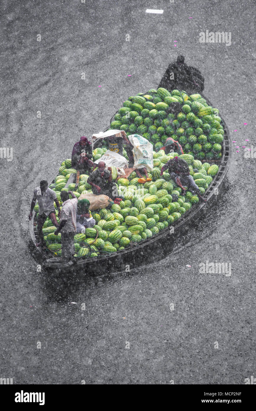 Dhaka, Bangladesh. 17th Apr, 2018. Watermelons transporting boat attack ...