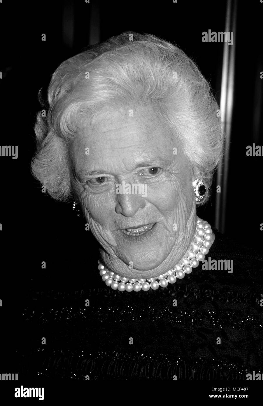 ***FILE PHOO*** BARBARA BUSH HAS PASSED AWAY (1925-2018) Barbara Bush ...