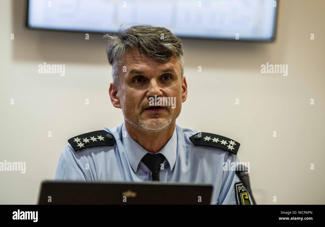 Anti terrorist police units hi-res stock photography and images - Alamy