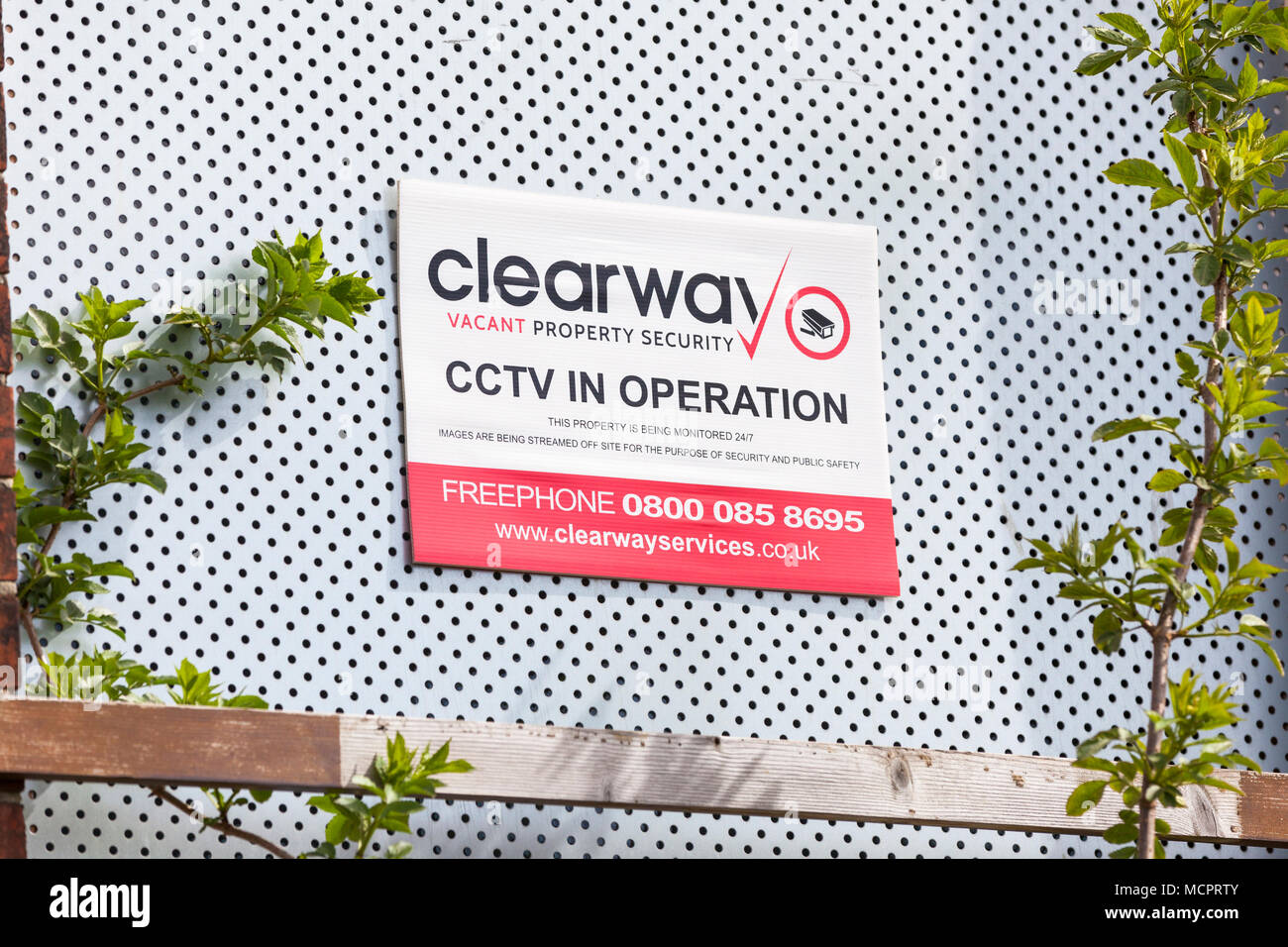 Uk clearway sign hi-res stock photography and images - Alamy