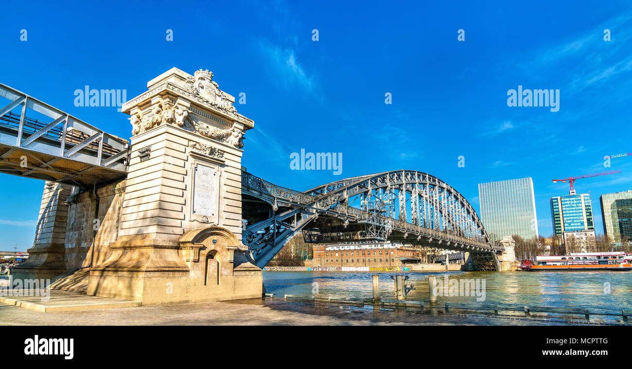 The bridge of austerlitz hi-res stock photography and images - Alamy