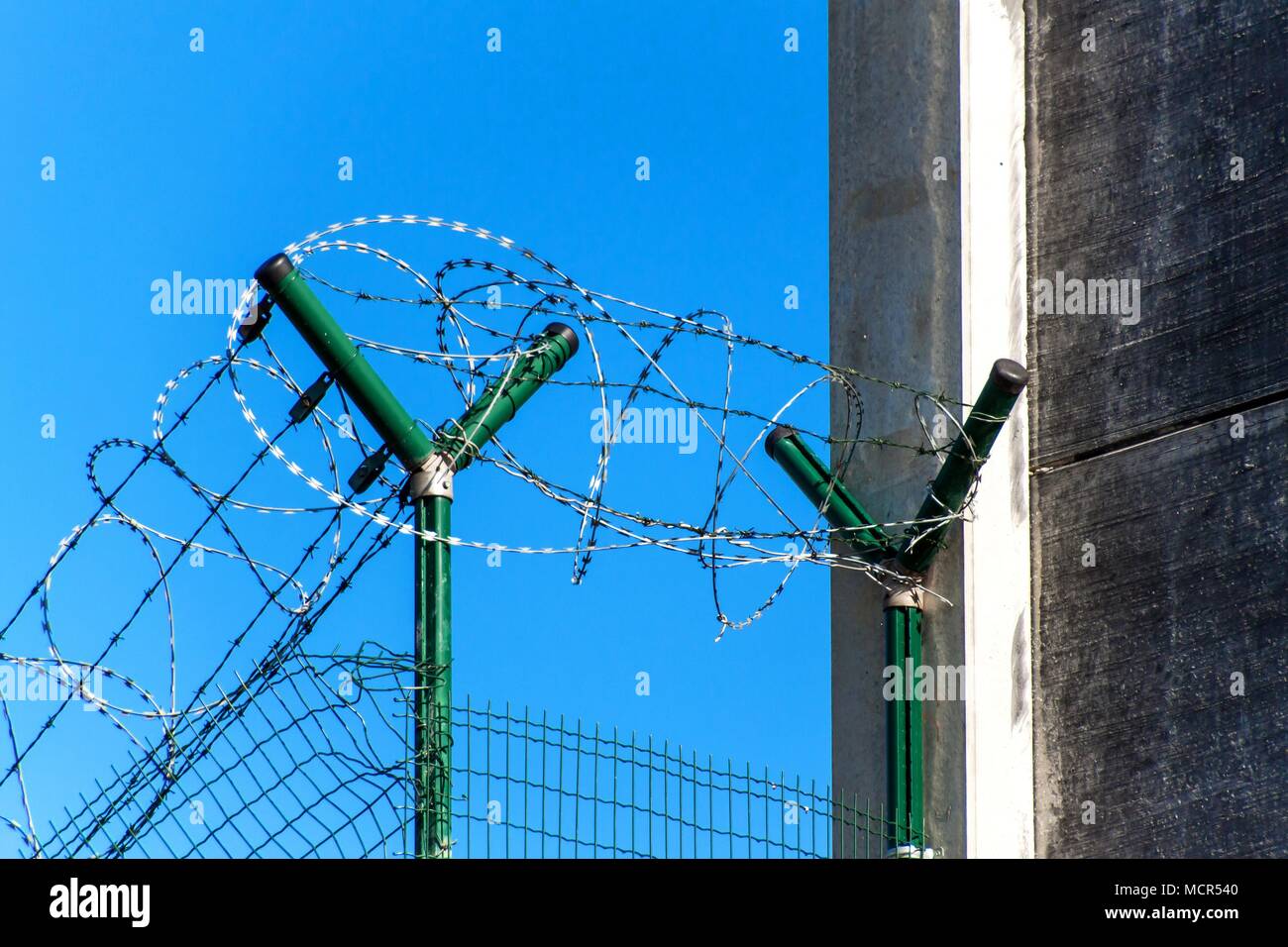 Razor wire injury hi-res stock photography and images - Alamy