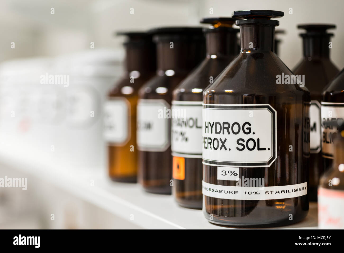 Chemical substance hi-res stock photography and images - Alamy