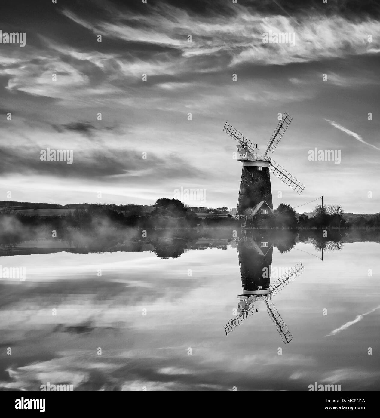 English windmills hi-res stock photography and images - Alamy