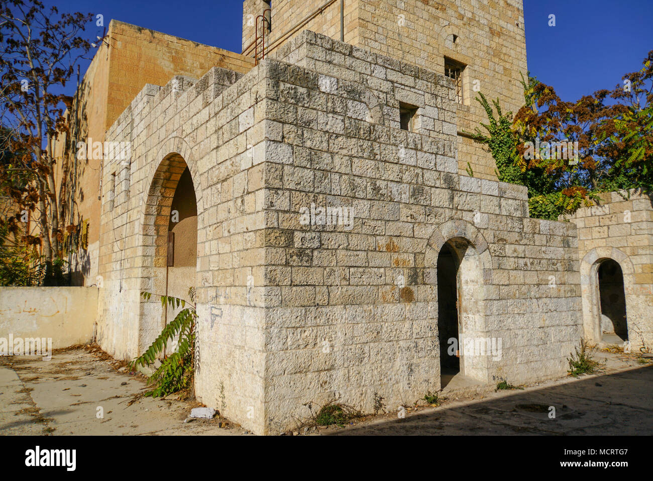 Tacky building hi-res stock photography and images - Alamy