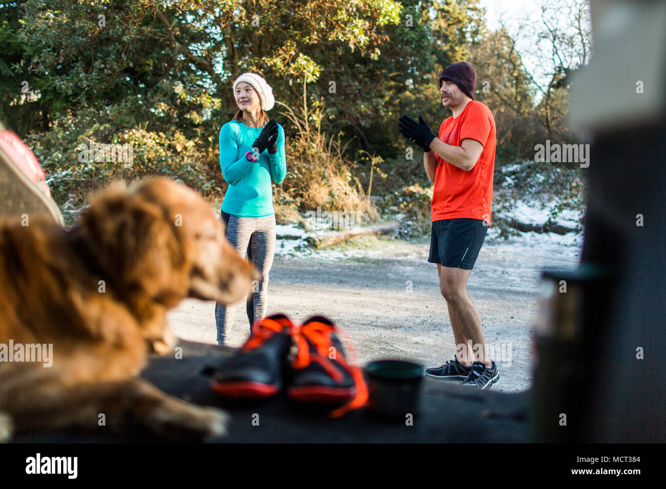Men talking dog hi-res stock photography and images - Alamy