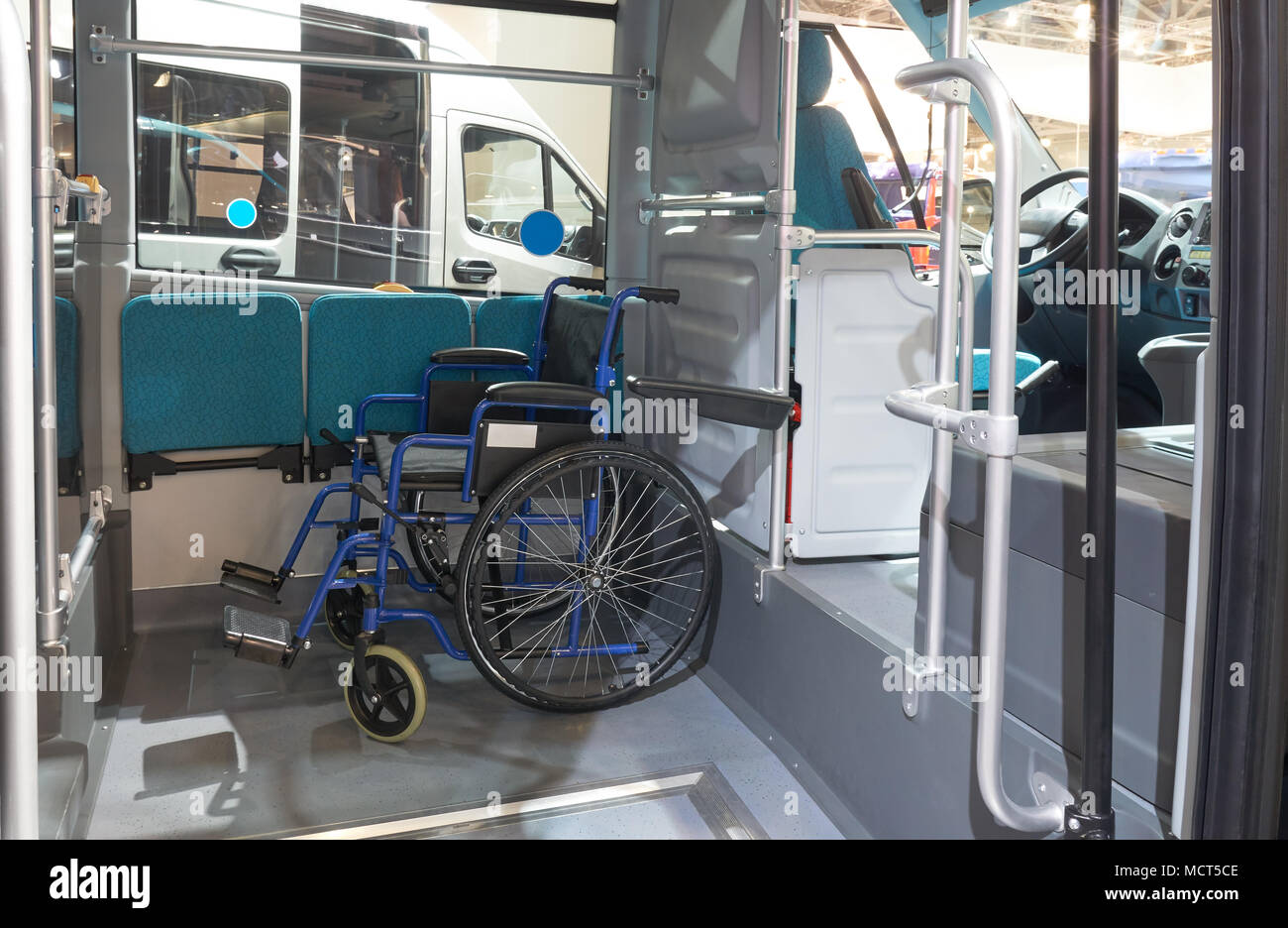 Handicapped bus hi-res stock photography and images - Alamy
