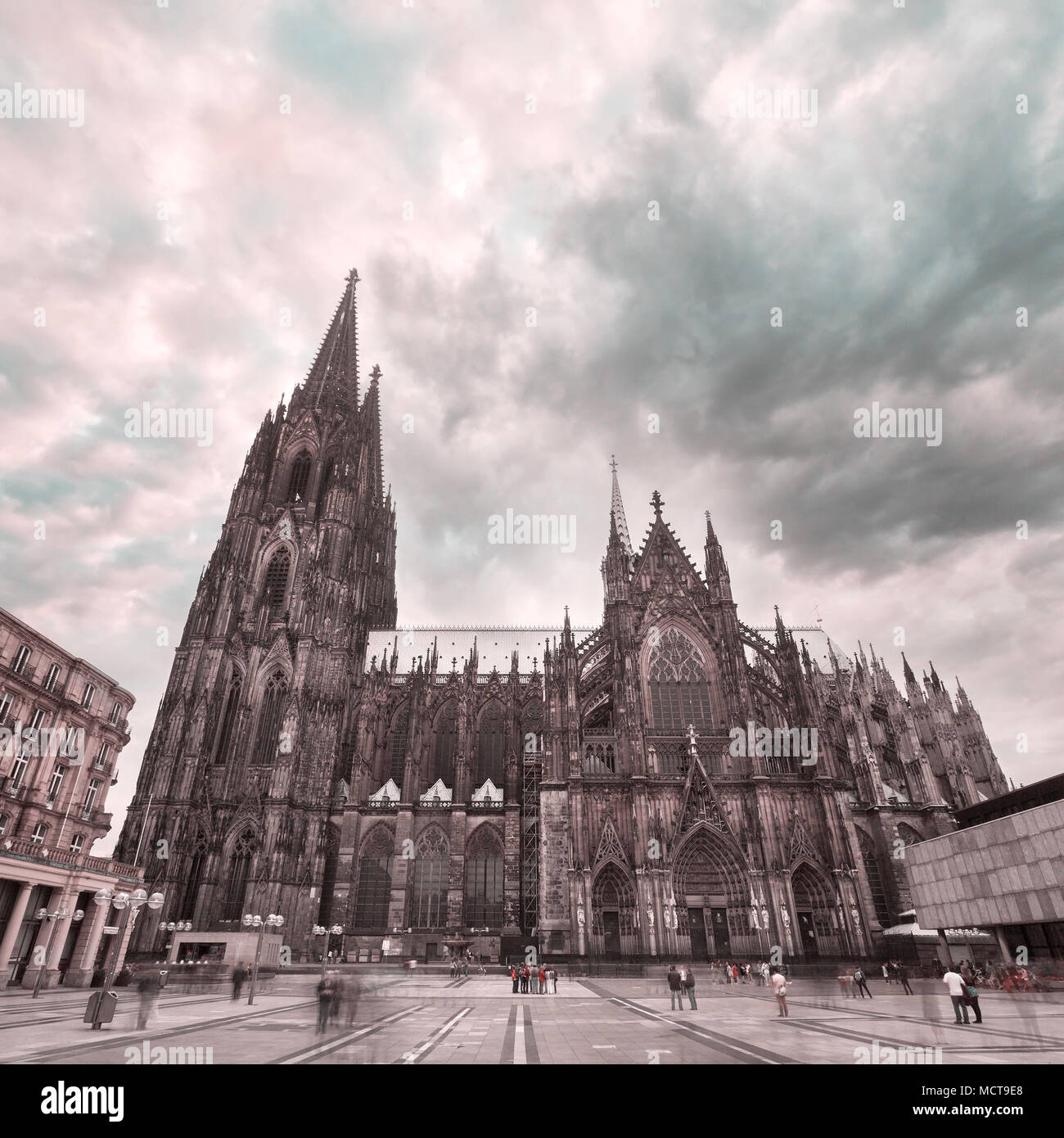 Cologne cathedral south side hi-res stock photography and images - Alamy