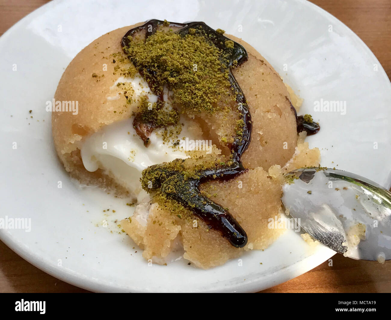 Semolina Dessert with ice cream / irmik helvasi / halva. Traditional ...