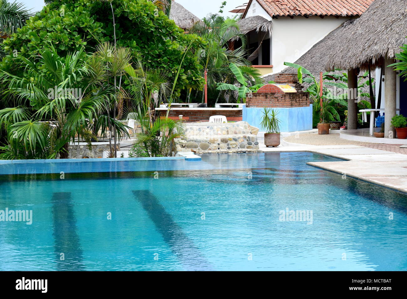 Palalpa roof hi-res stock photography and images - Alamy