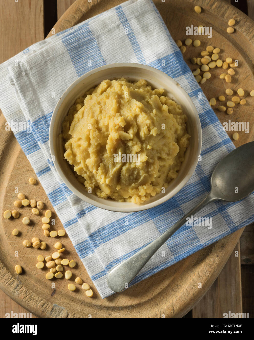 Pease hi-res stock photography and images - Alamy