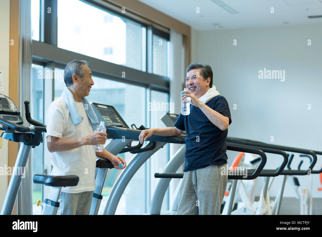 Pausing hi-res stock photography and images - Alamy