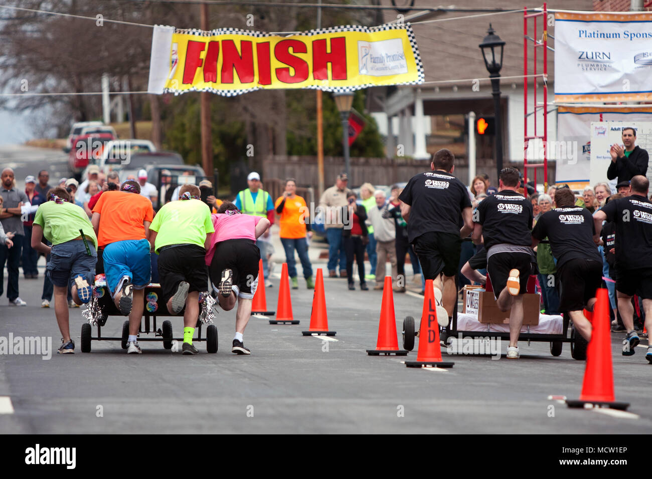 Sprinting to the finish hi-res stock photography and images - Alamy