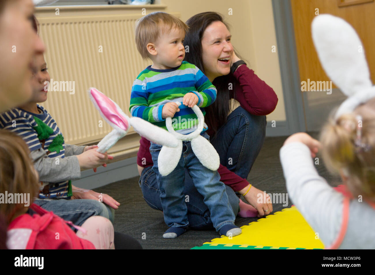 Baby sensory class uk hi-res stock photography and images - Alamy