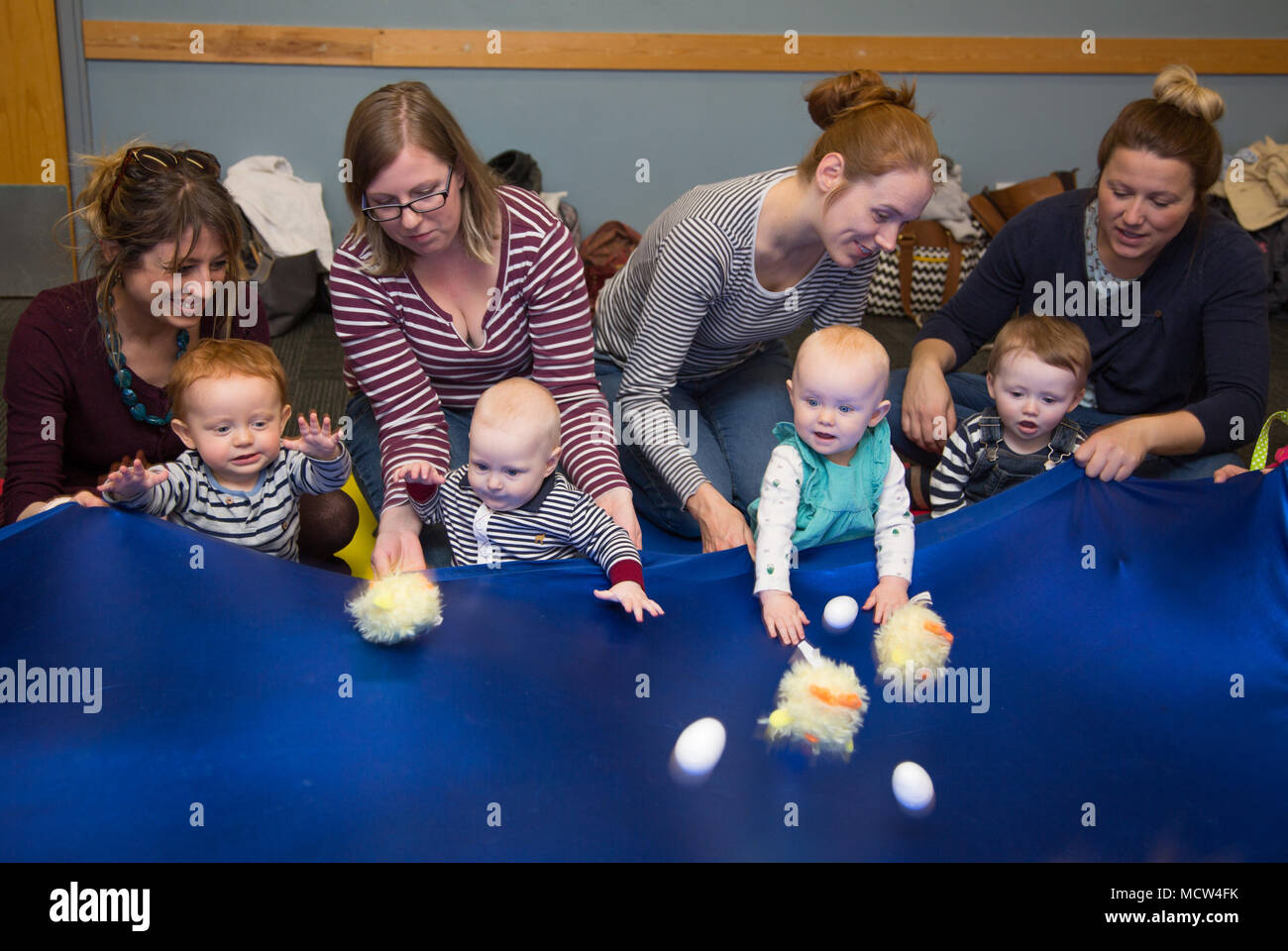 Baby Sensory Class Stock Photo Alamy baby-sensory-class-stock-photo-alamy