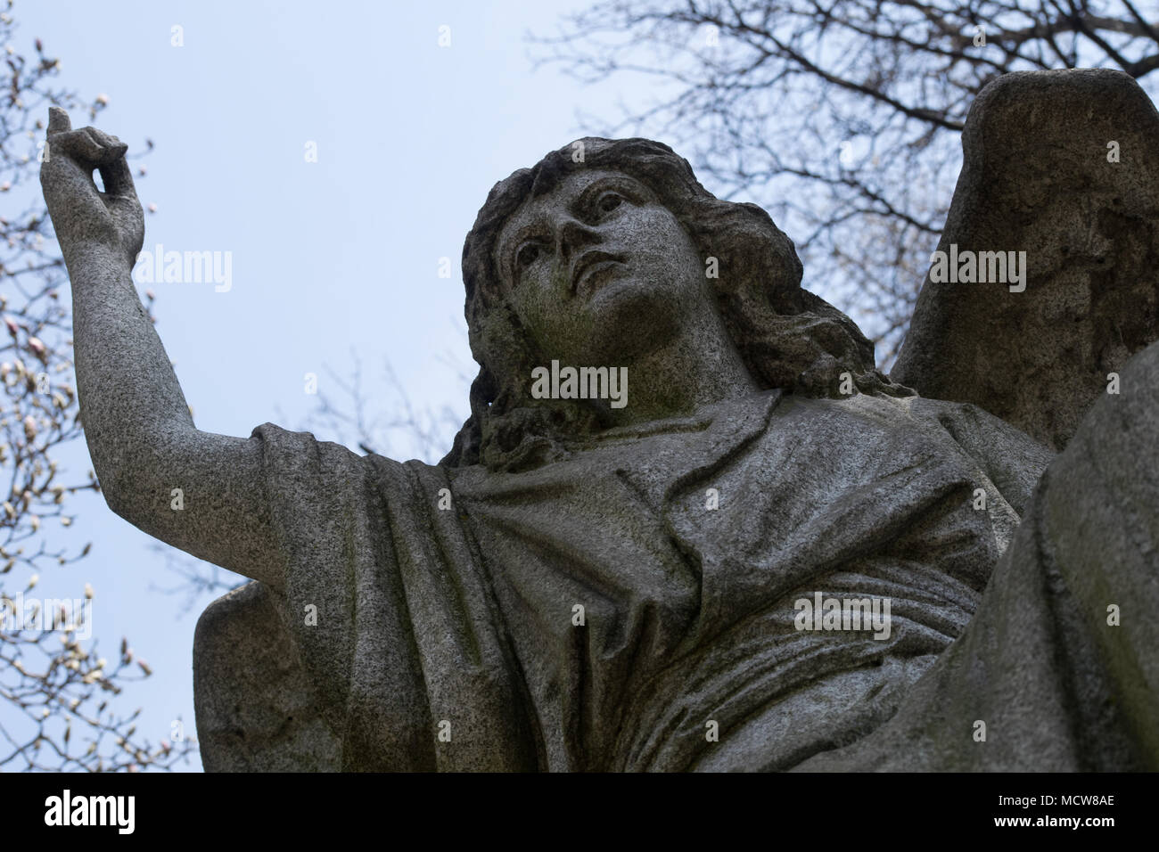 Angels announce hi-res stock photography and images - Alamy