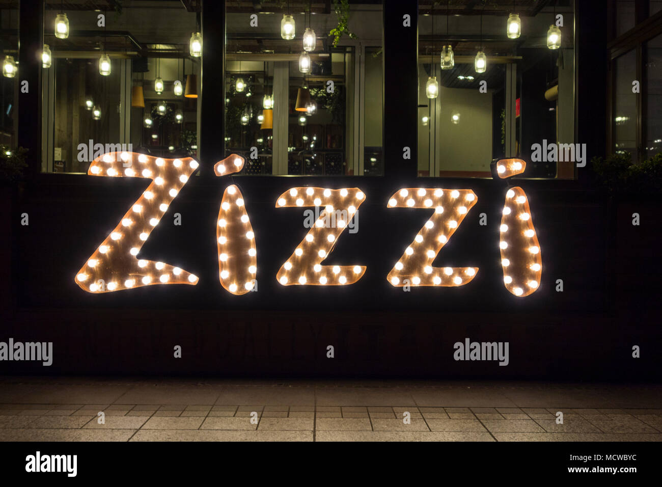 Zizzi restaurant hi-res stock photography and images - Alamy