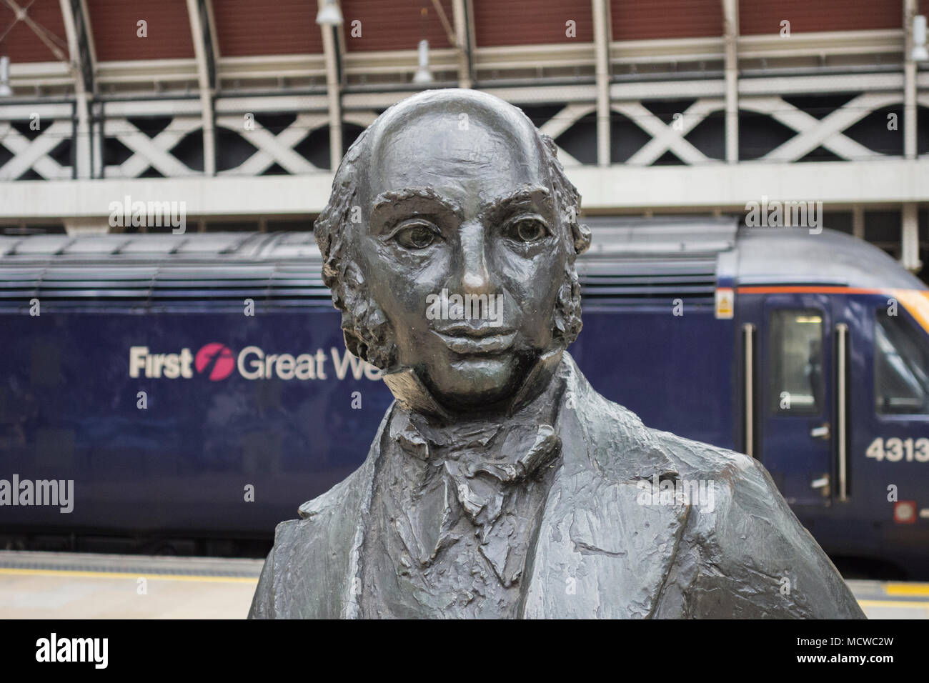 Paddington station 19th century hi-res stock photography and images - Alamy