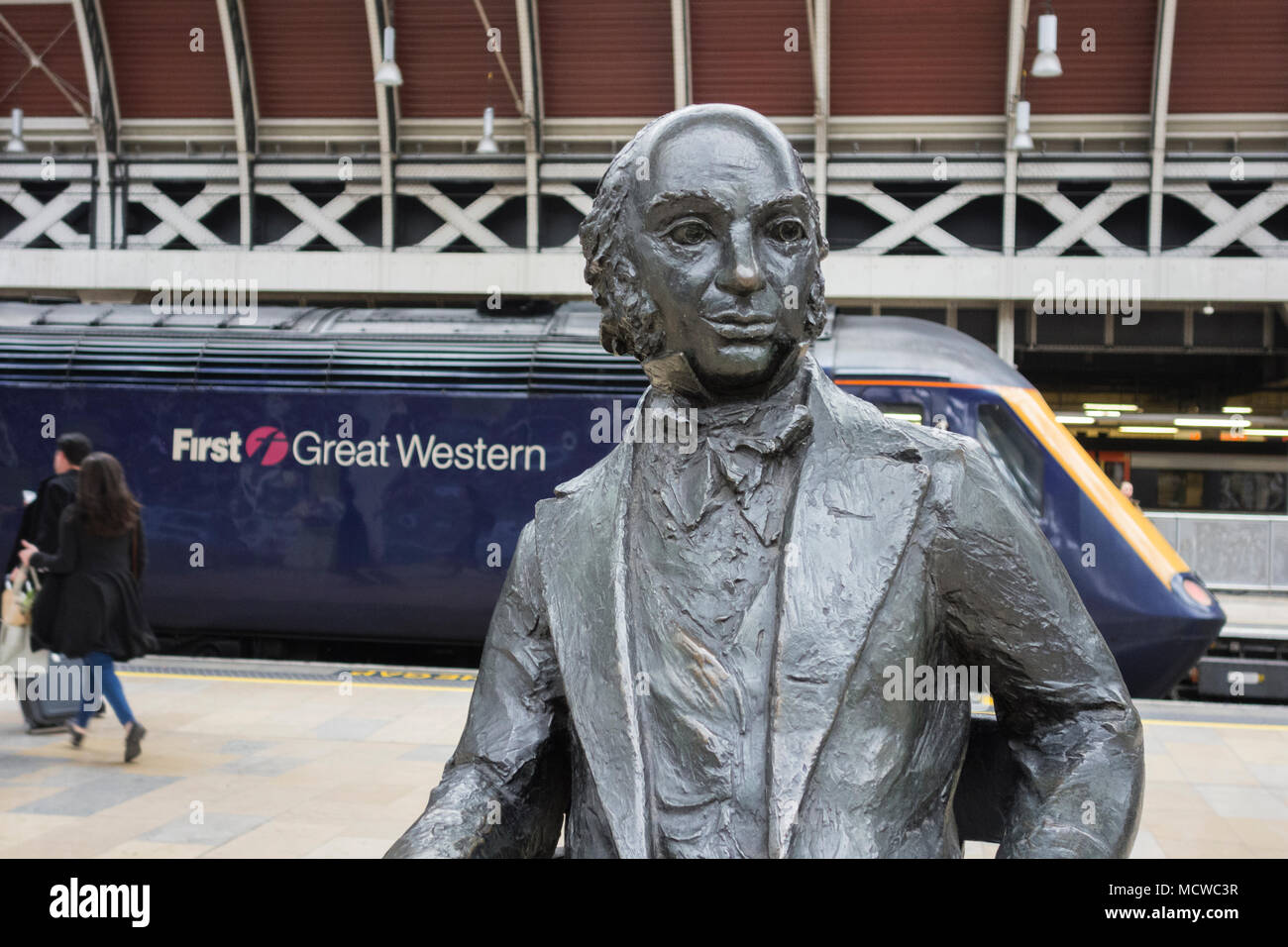 Brunel statue by john doubleday hi-res stock photography and images - Alamy