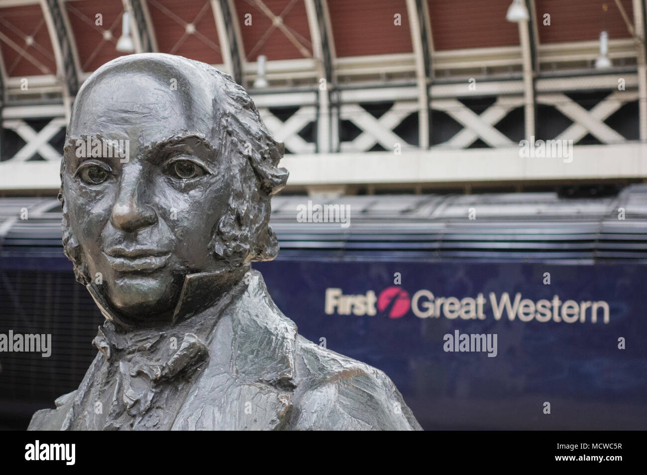John Doubleday's statue of Isambard Kingdom Brunel at Paddington ...