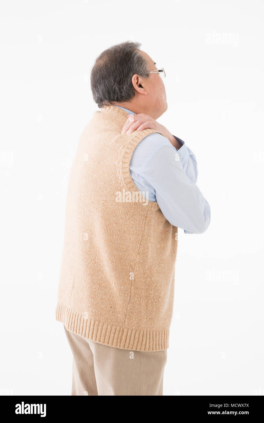 Senior man with shoulder pain Stock Photo - Alamy