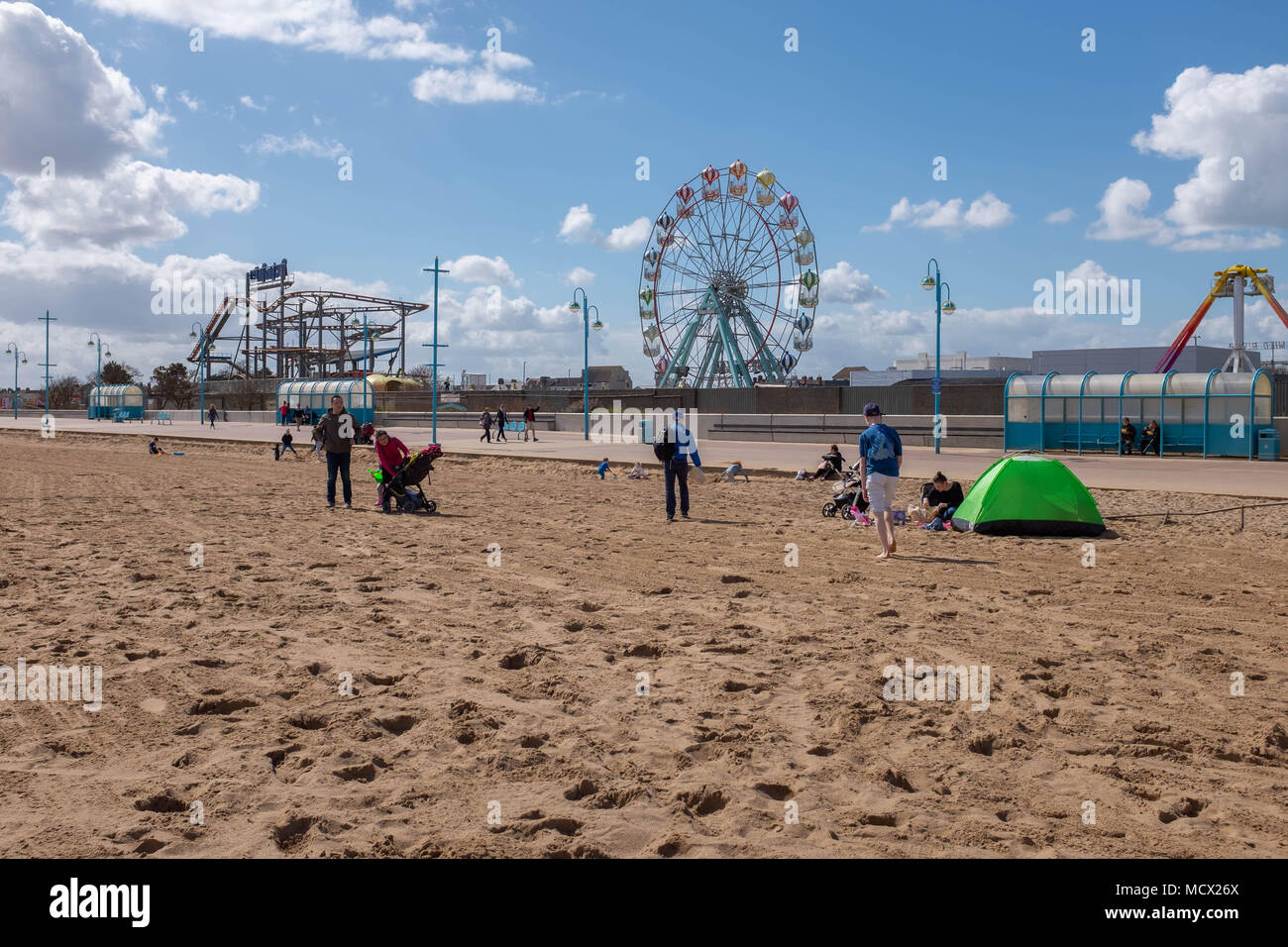 Typical british beach hi-res stock photography and images - Alamy