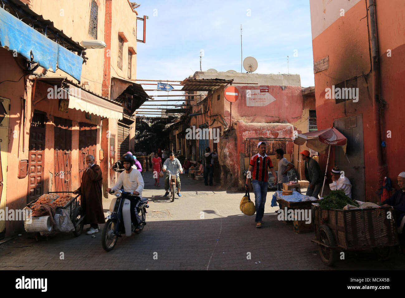 Medina quarter hi-res stock photography and images - Alamy