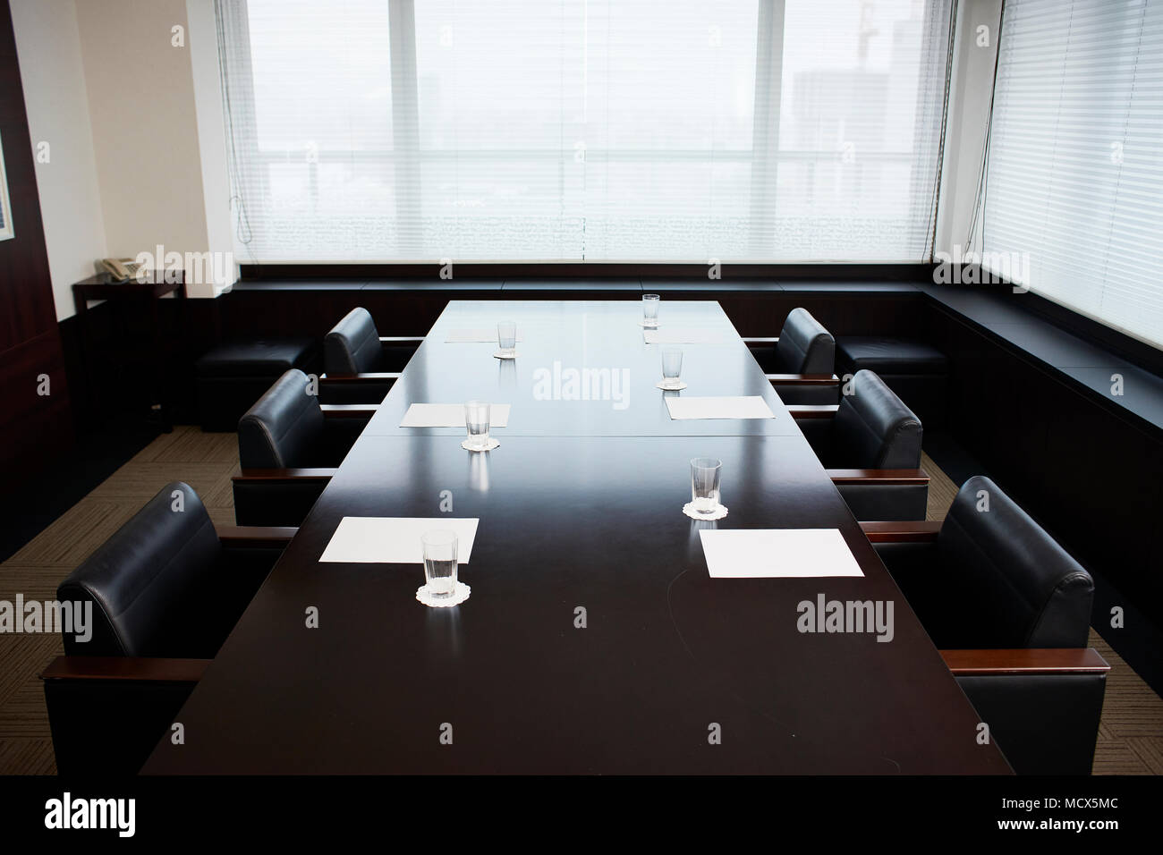 Refraction room hi-res stock photography and images - Alamy