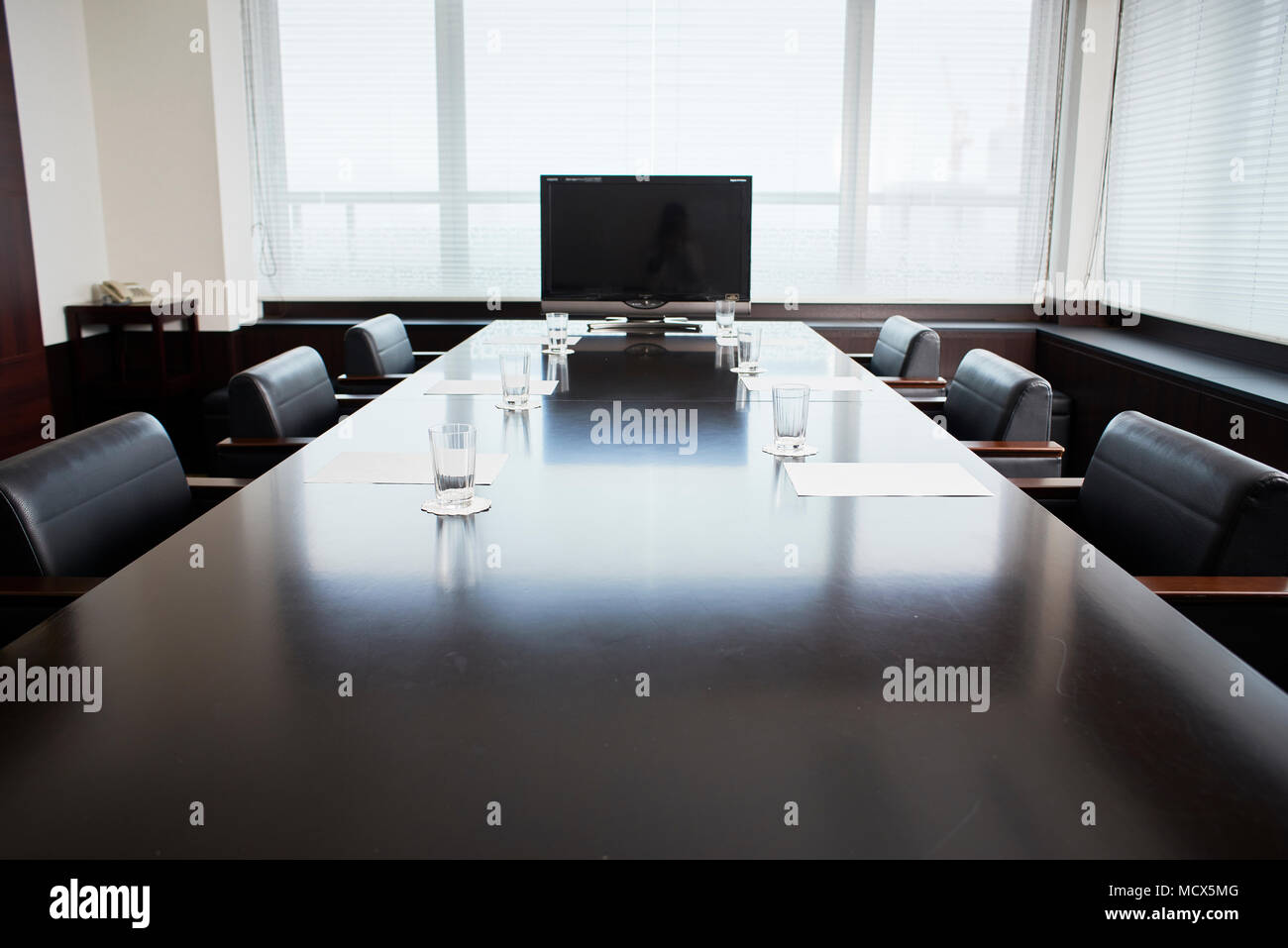 Refraction room hi-res stock photography and images - Alamy