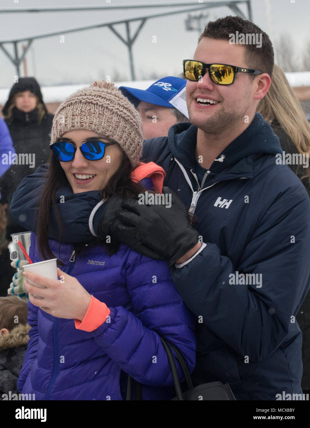 Alaska finish line sled dog iditarod musher hi-res stock photography ...